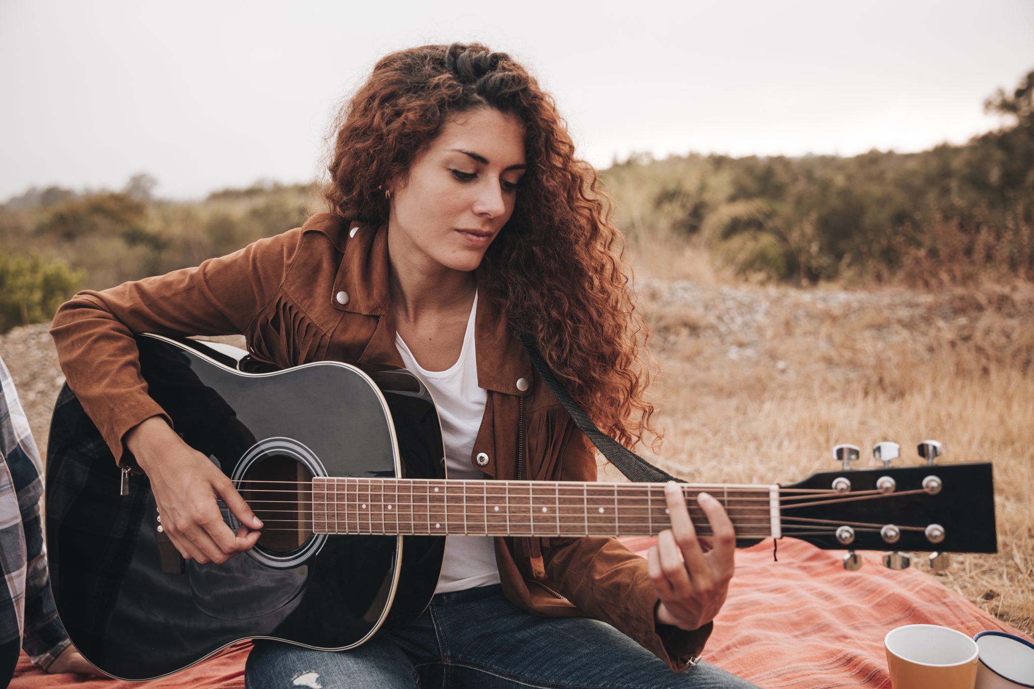 Find The Strumming Pattern In 8 Easy Steps Guitarist Academy